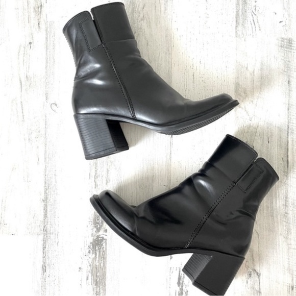 Bay Studio | Shoes | Bay Studio Theresa Black Zip Up Short Boots Vegan ...